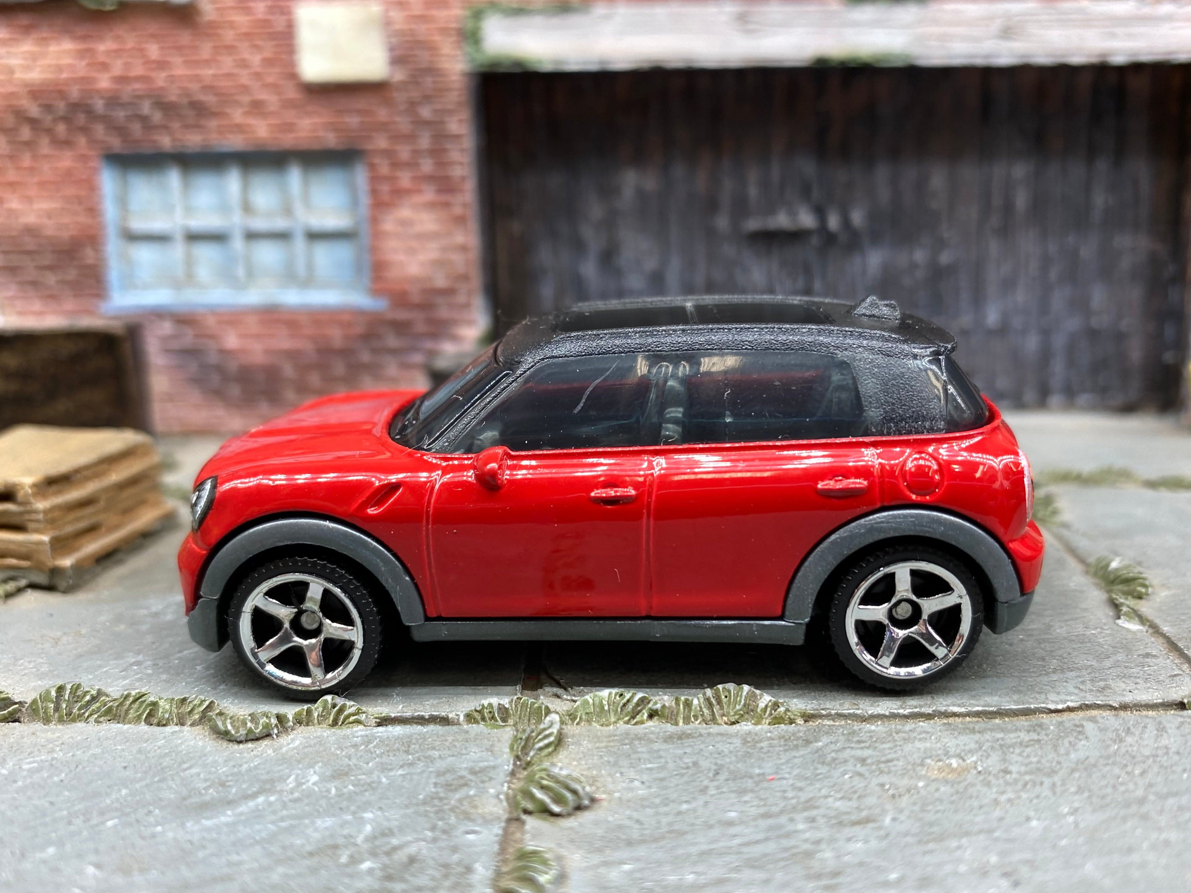 Loose Matchbox - 2011 Mini Copper Countryman - Red – Muncle Mikes